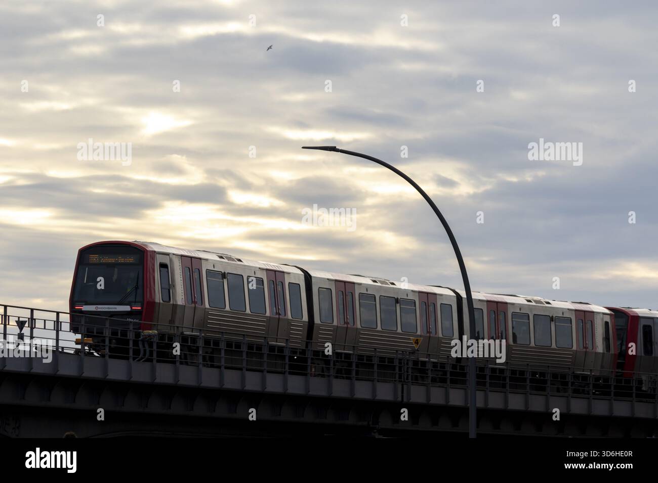 Subway, Hamburger Verkehrsverbund HVV, public transport, railway line ...