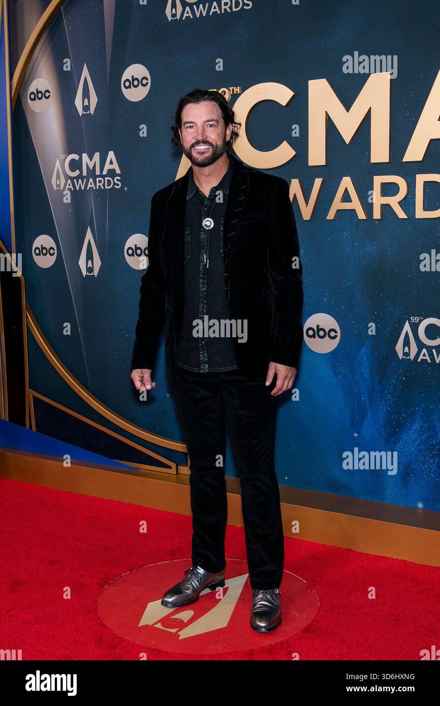 Tony Vitello walks the red carpet before the “The 59th Annual CMA ...