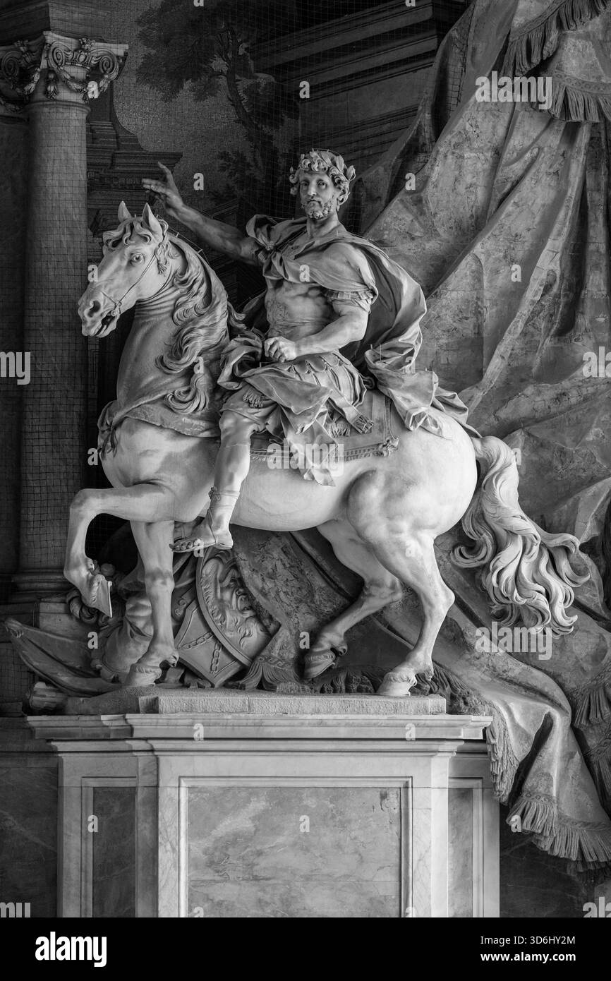 Equestrian statue of Emperor Charlemagne, sculpted by Agostino ...