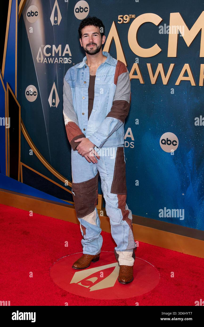 Ben Johnson walks the red carpet before the “The 59th Annual CMA Awards ...