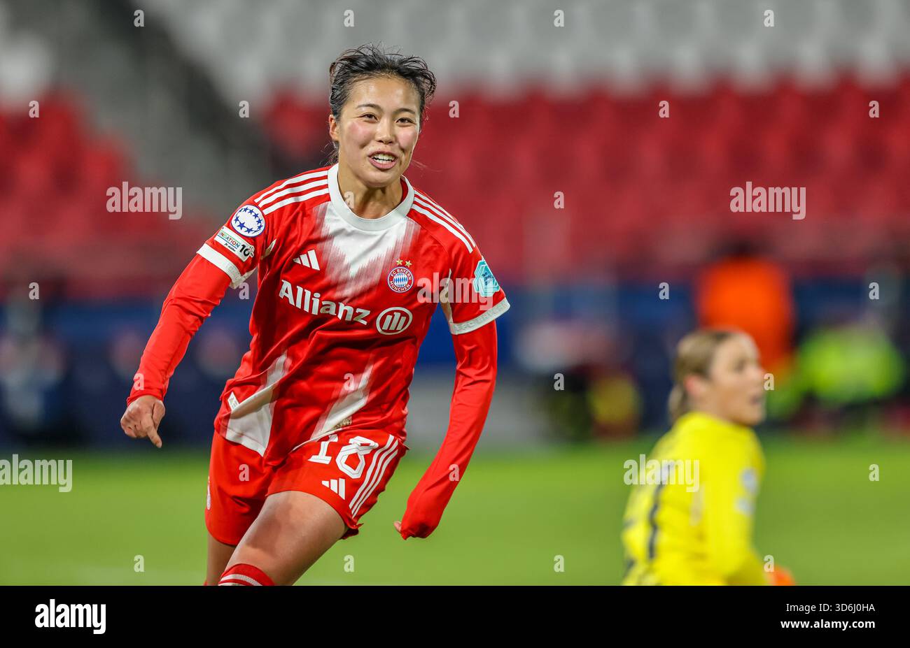 FRA, Paris, Paris St. Germain vs FC FC Bayern Munich, Women's Champions ...
