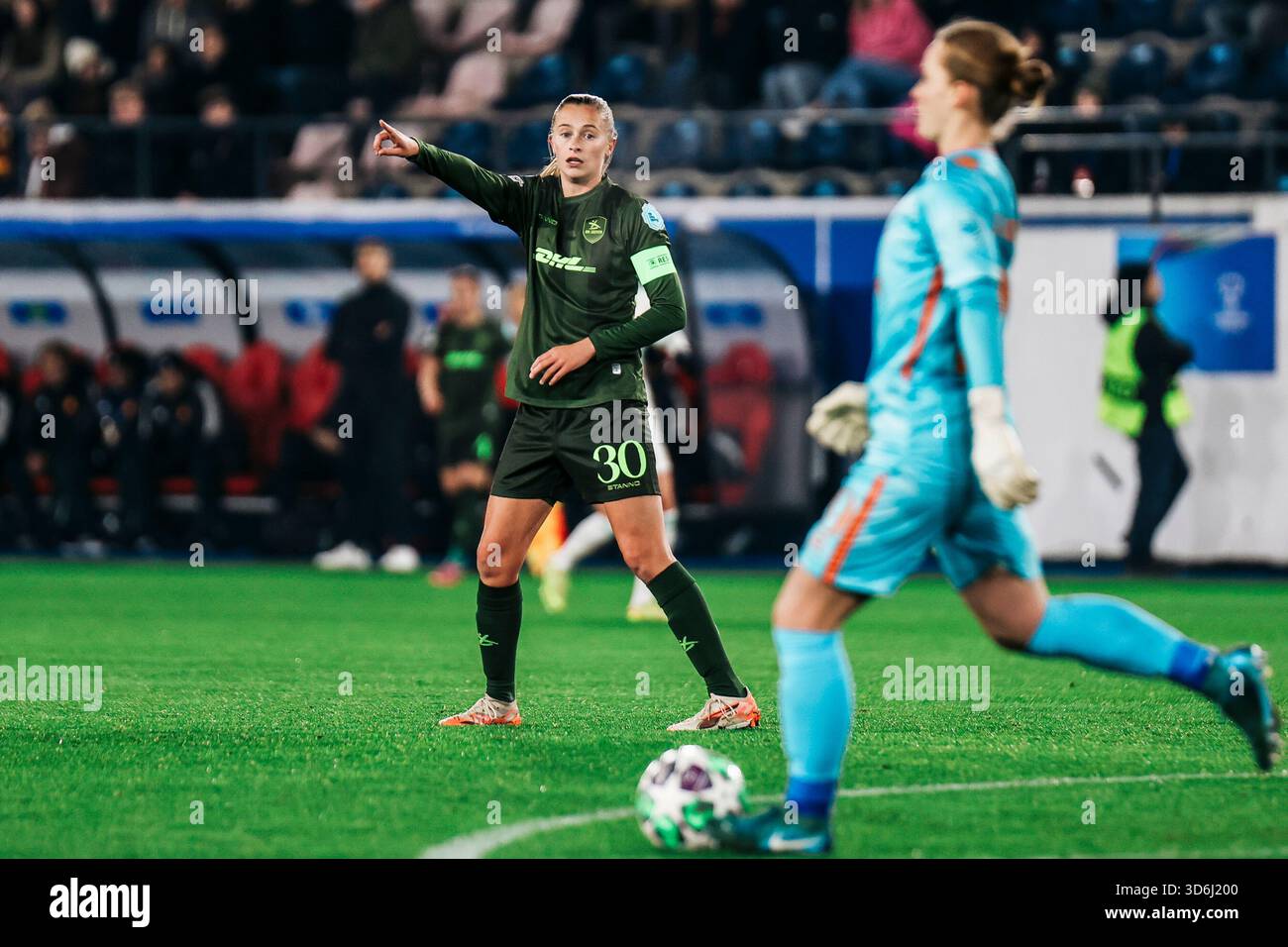 Julie Biesmans (OH Leuven, #30) UEFA Women's Champions League: OH ...