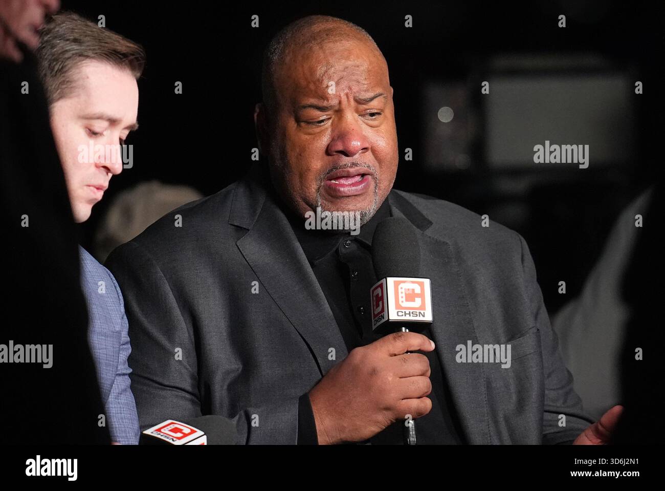 Chicago Bulls television announcer Stacey King in the first half of an ...