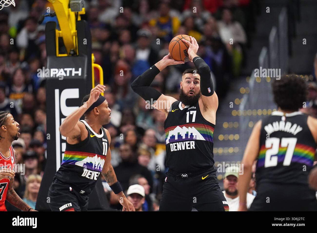 Denver Nuggets center Jonas Valančiūnas (17) in the first half of an ...