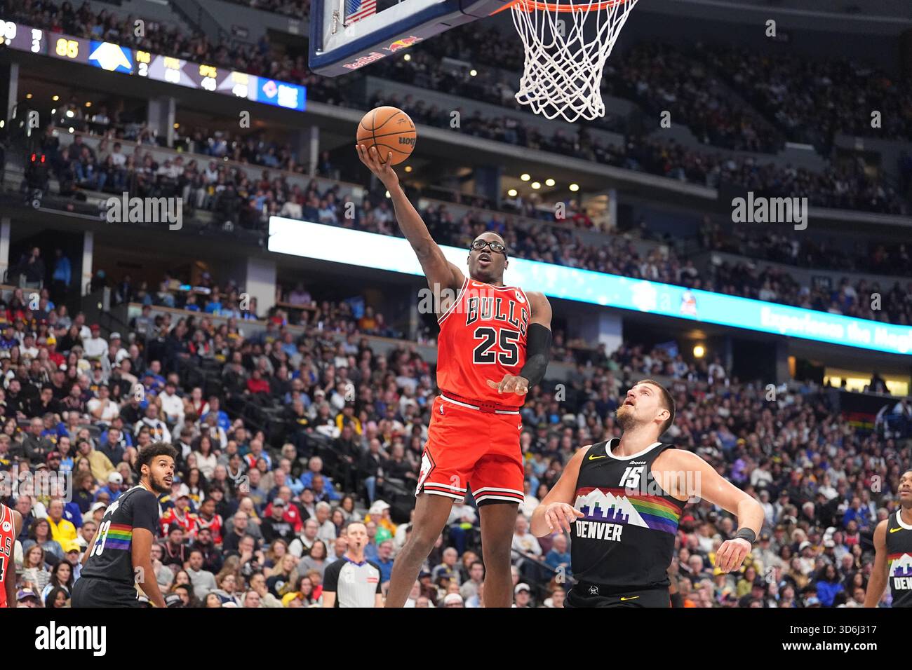 Chicago Bulls forward/center Jalen Smith (25) and Denver Nuggets center ...
