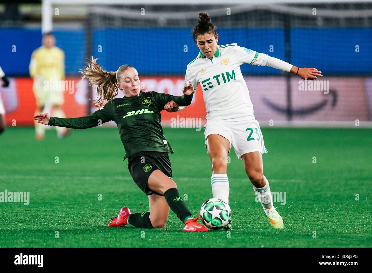 Flo Hermans (OH Leuven, #21) challenges Valentina Bergamaschi (AS Roma ...