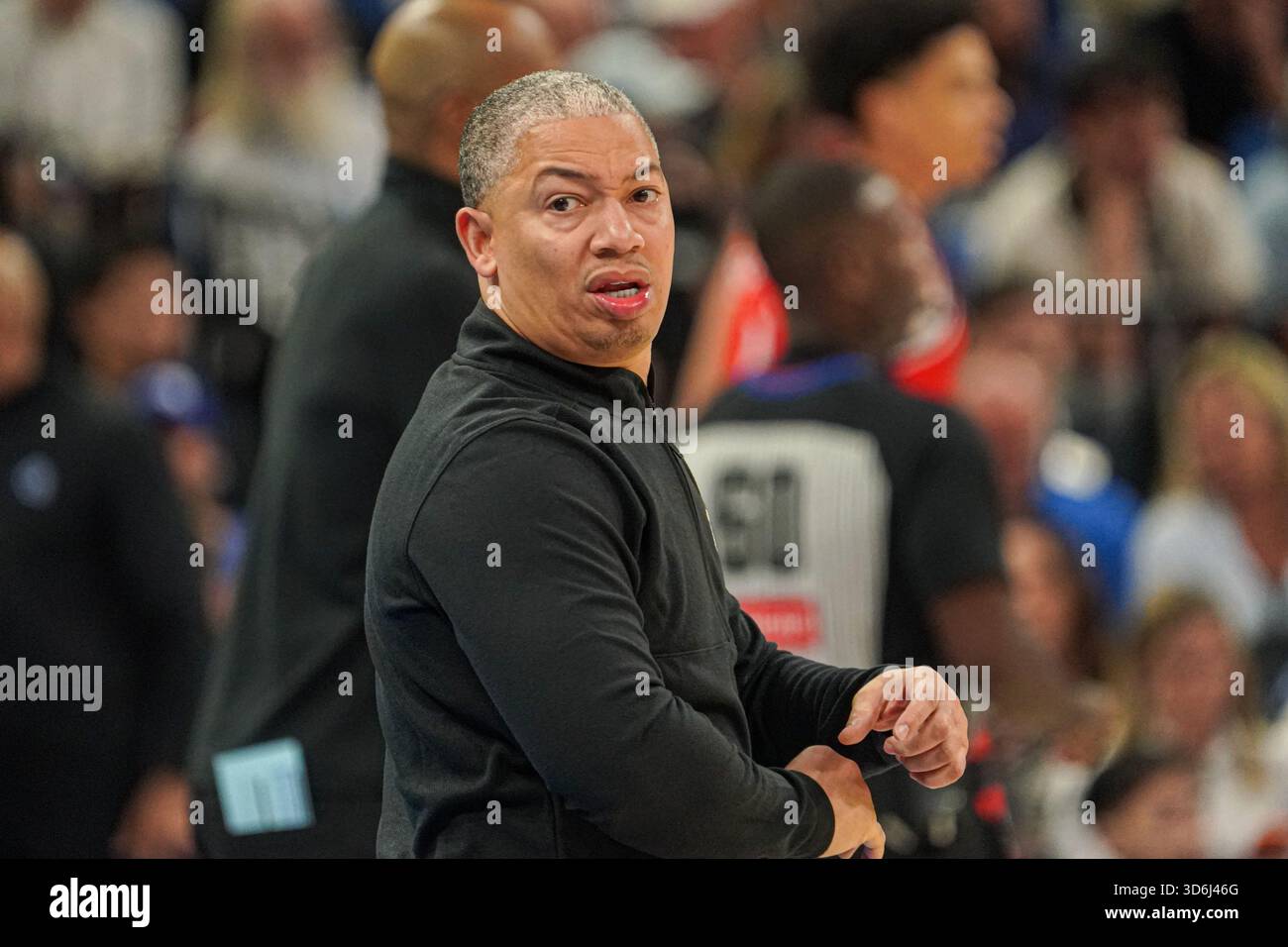 Orlando, Florida, USA, November 20, 2025, Los Angeles Clippers head ...