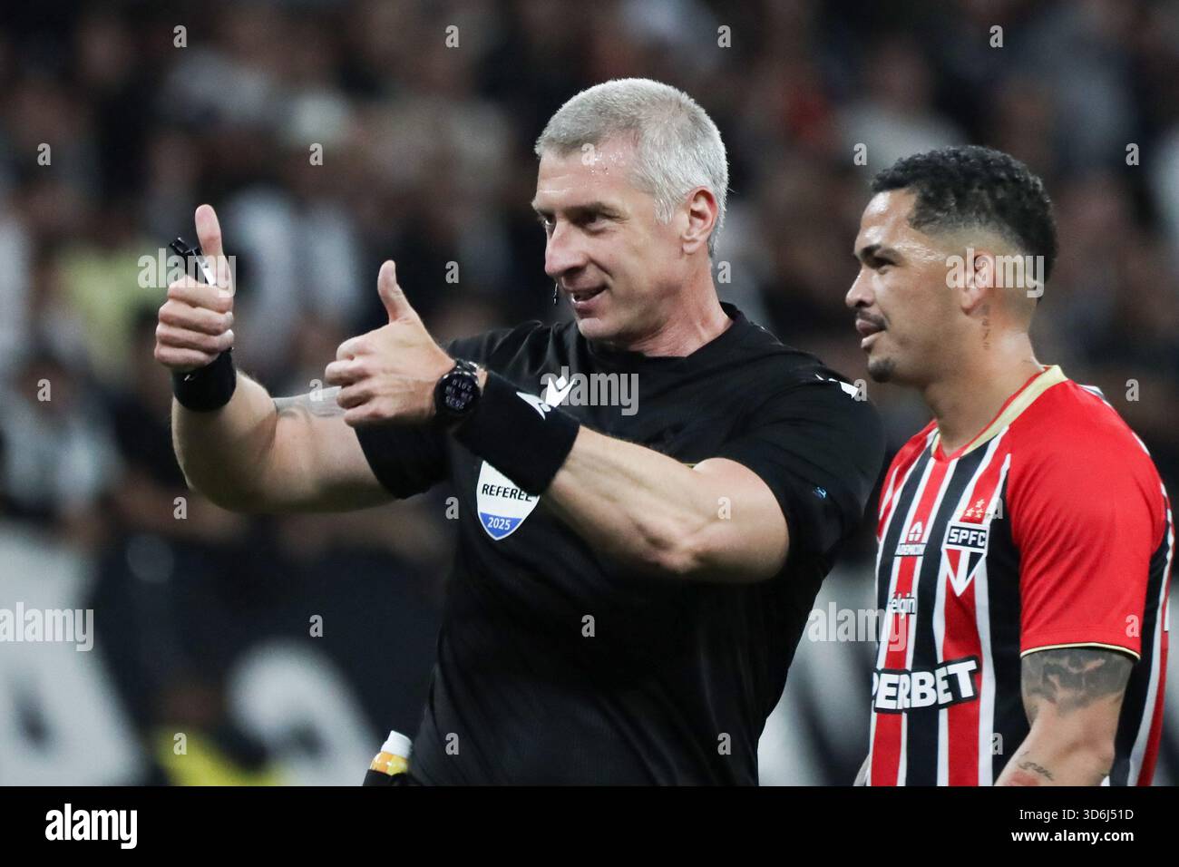 Referee Anderson Daronco during the match between Corinthians and São ...
