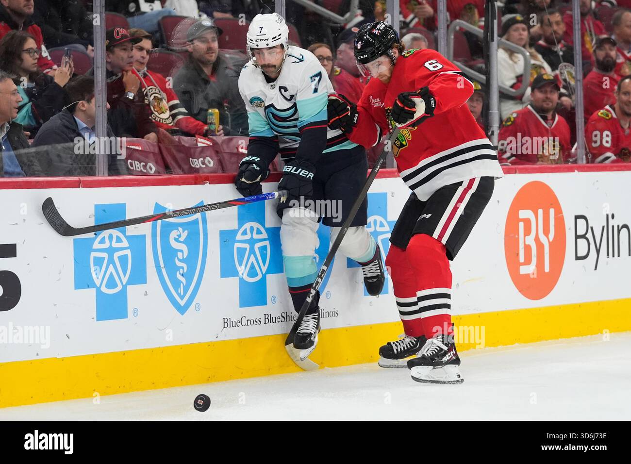 Seattle Kraken right wing Jordan Eberle (7), left, and Chicago ...