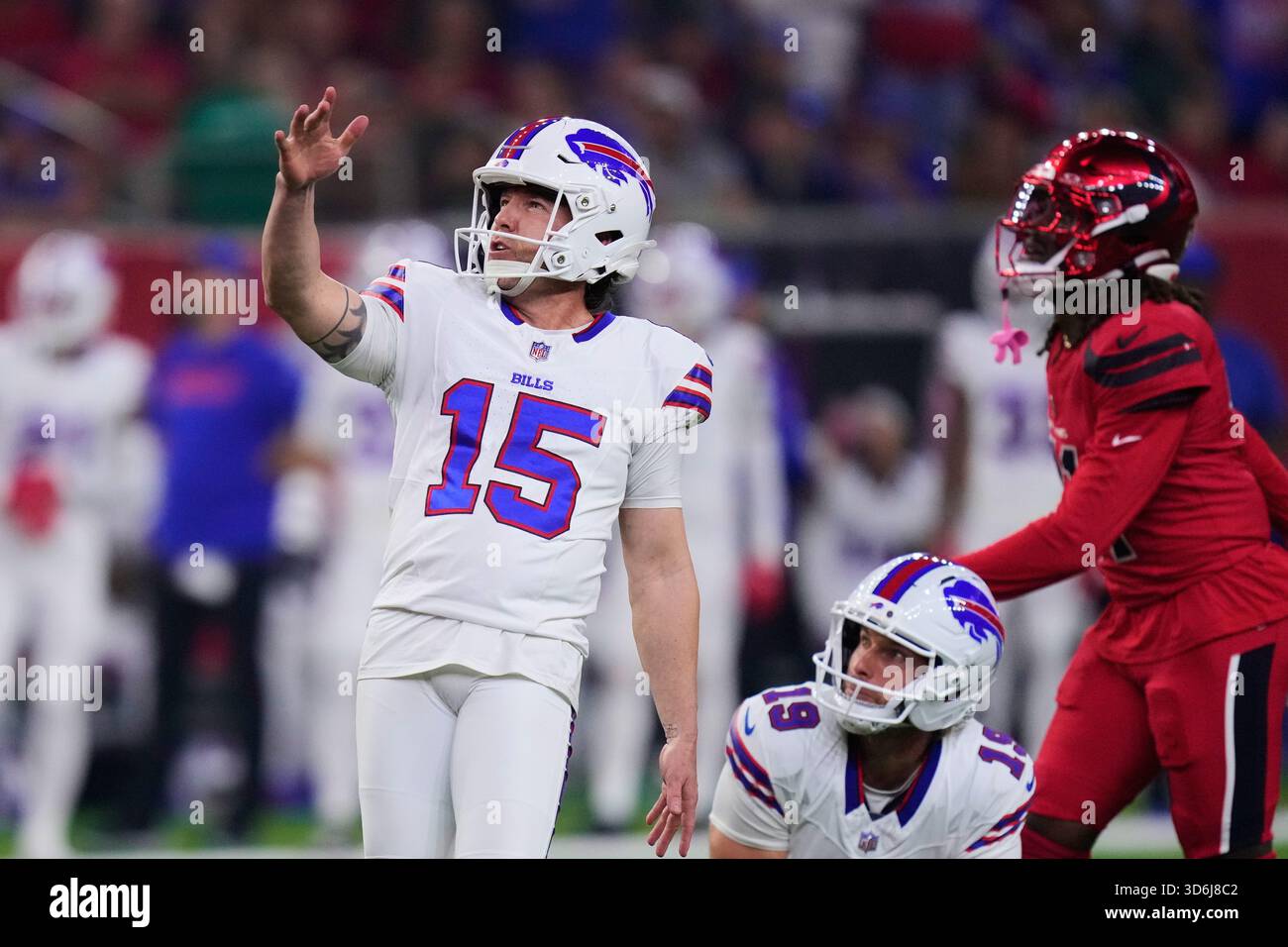 Buffalo Bills place kicker Matt Prater (15) kicks a field goal as Mitch ...