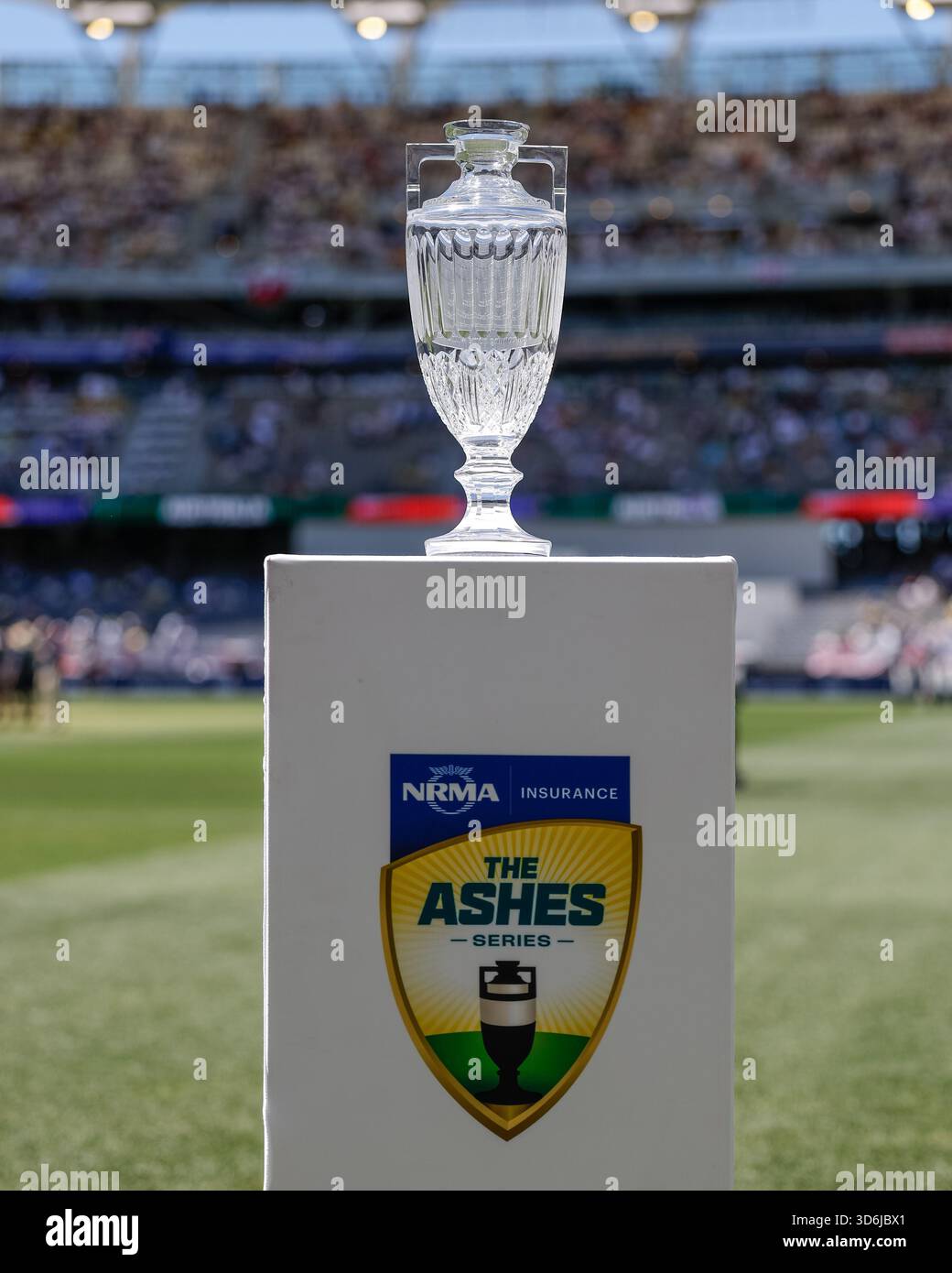 The Ashes series vase during the NRMA Insurance Ashes First Test Day 1 ...