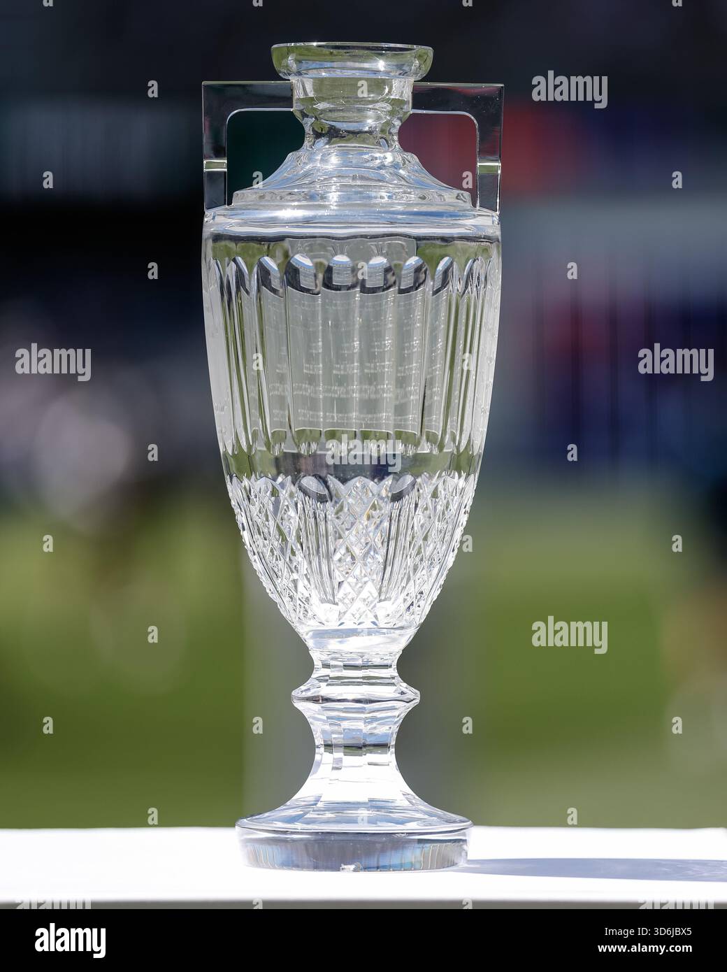 The Ashes series vase during the NRMA Insurance Ashes First Test Day 1 ...