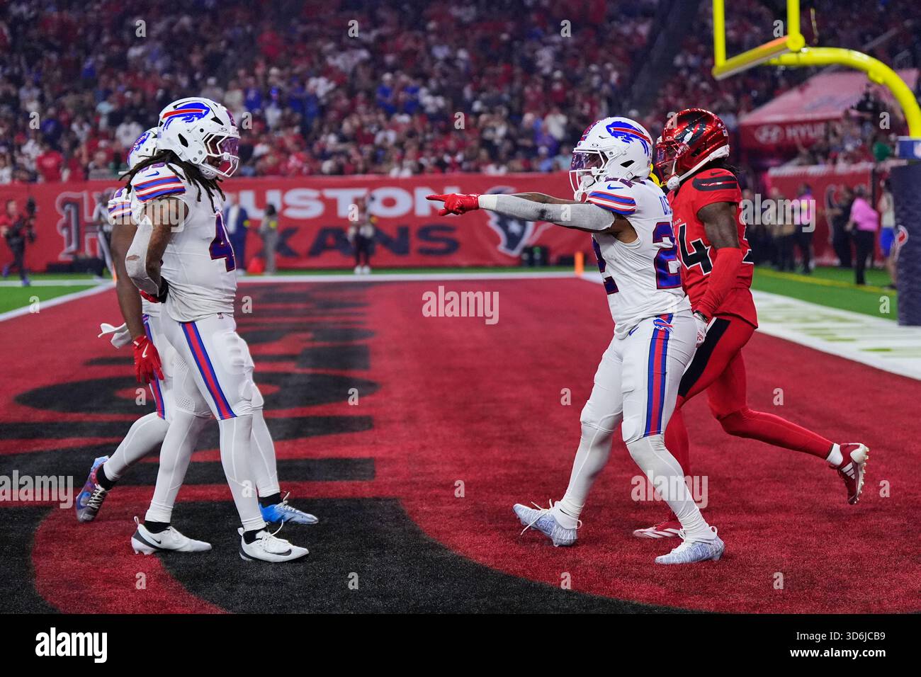 Buffalo Bills' Ray Davis, right front, celebrates with teammates in ...