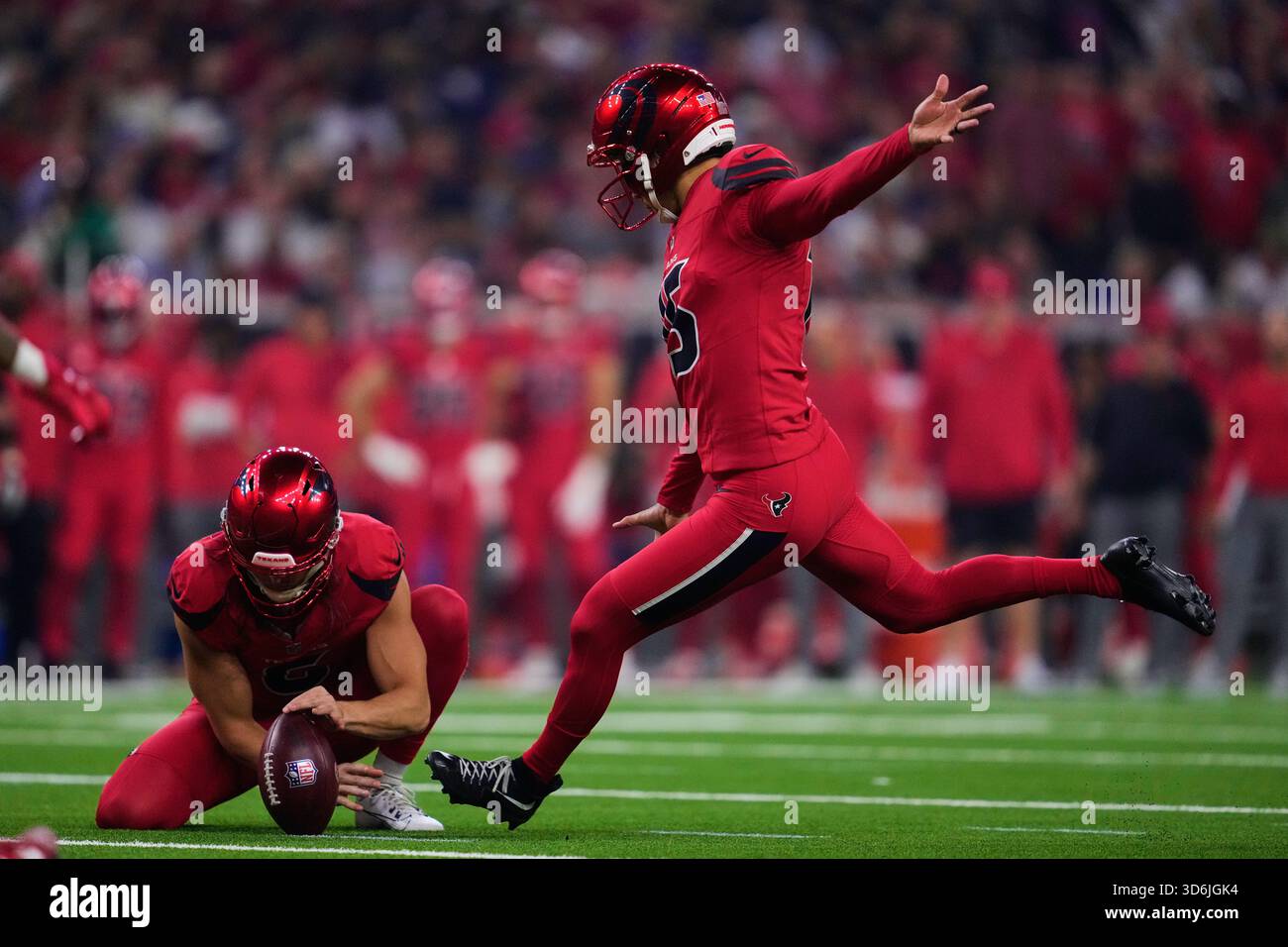 Houston Texans place kicker Ka'imi Fairbairn (15) kicks a field goal in ...