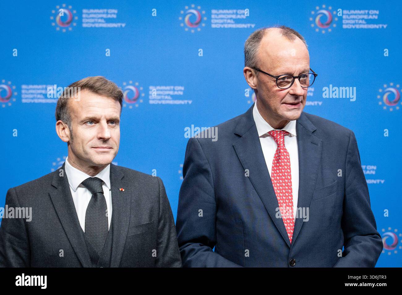Bundeskanzler Friedrich Merz rechts und der französische Staatspräsident Emmanuel MacronSummit ...