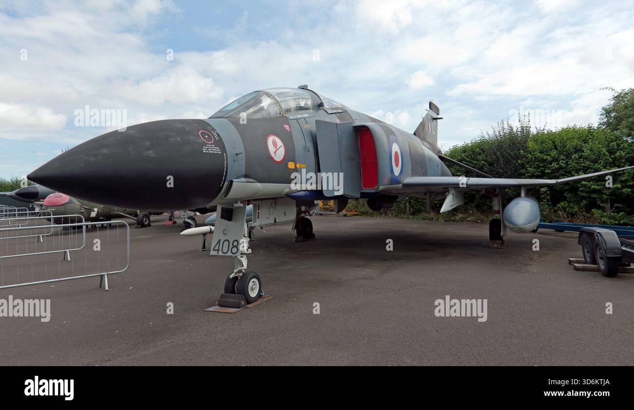 Mach 2 top speed hi-res stock photography and images - Alamy