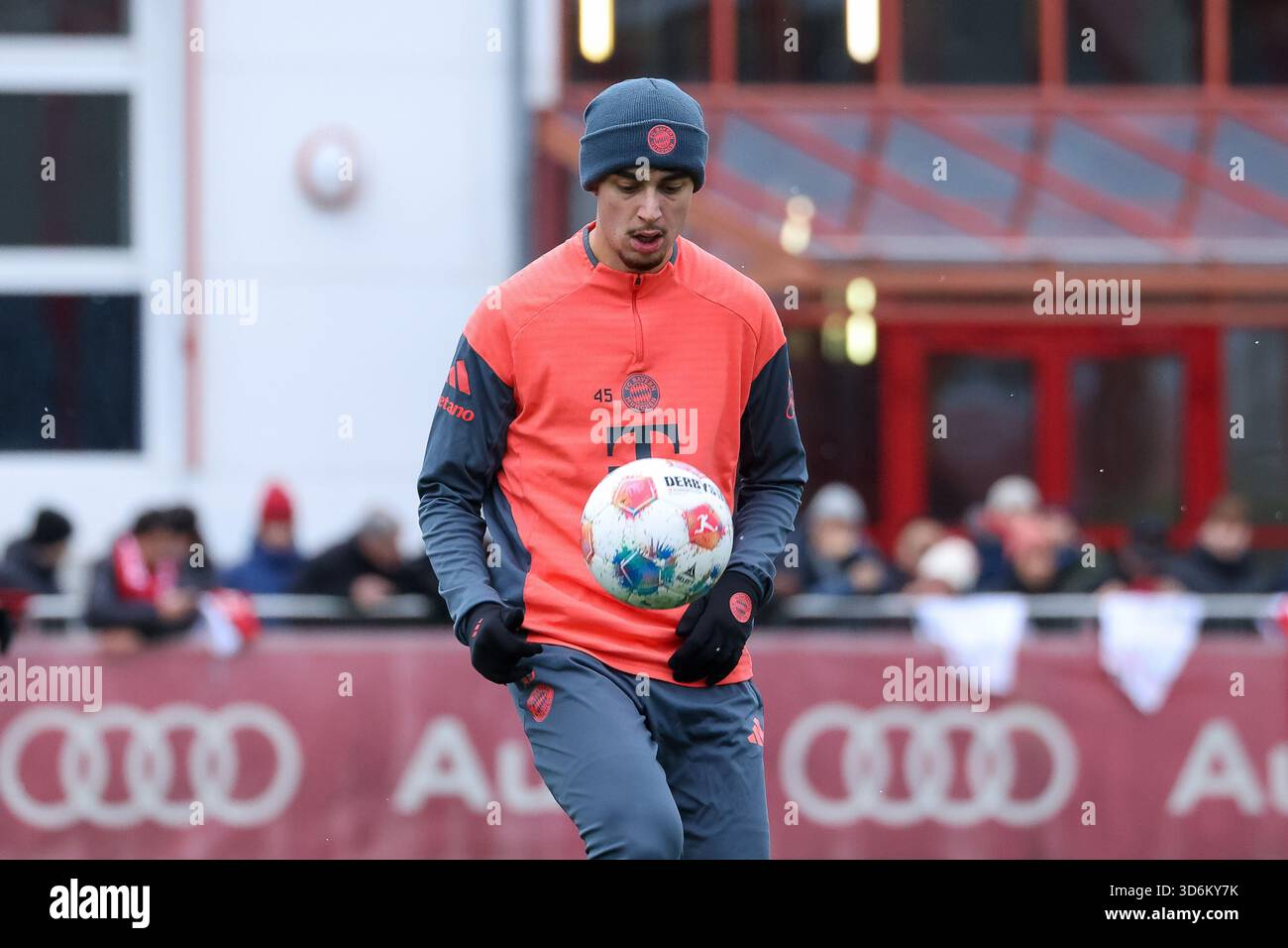 Aleksandar Pavlovic (FC FC Bayern Munich, #45). GER, Public Training ...