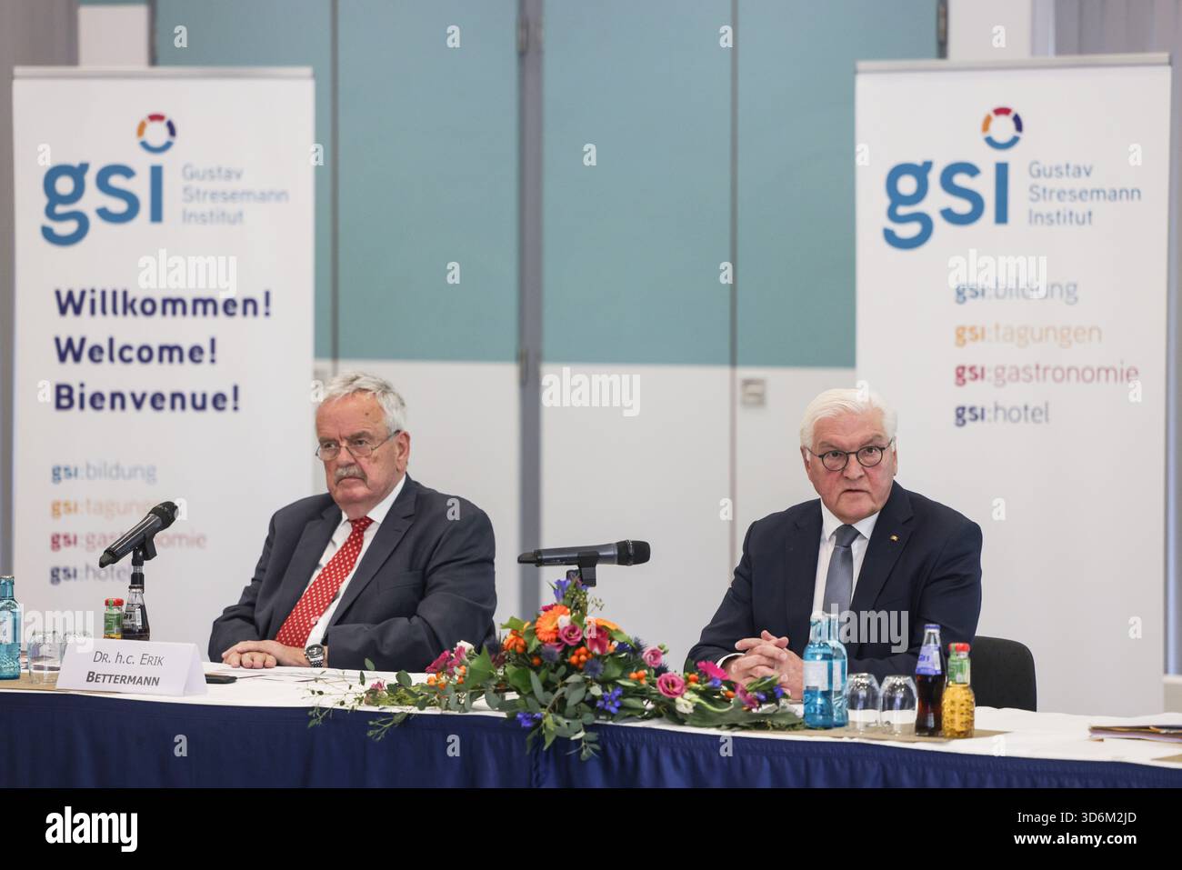Bonn, Germany. 21st Nov, 2025. Federal President Frank-Walter ...