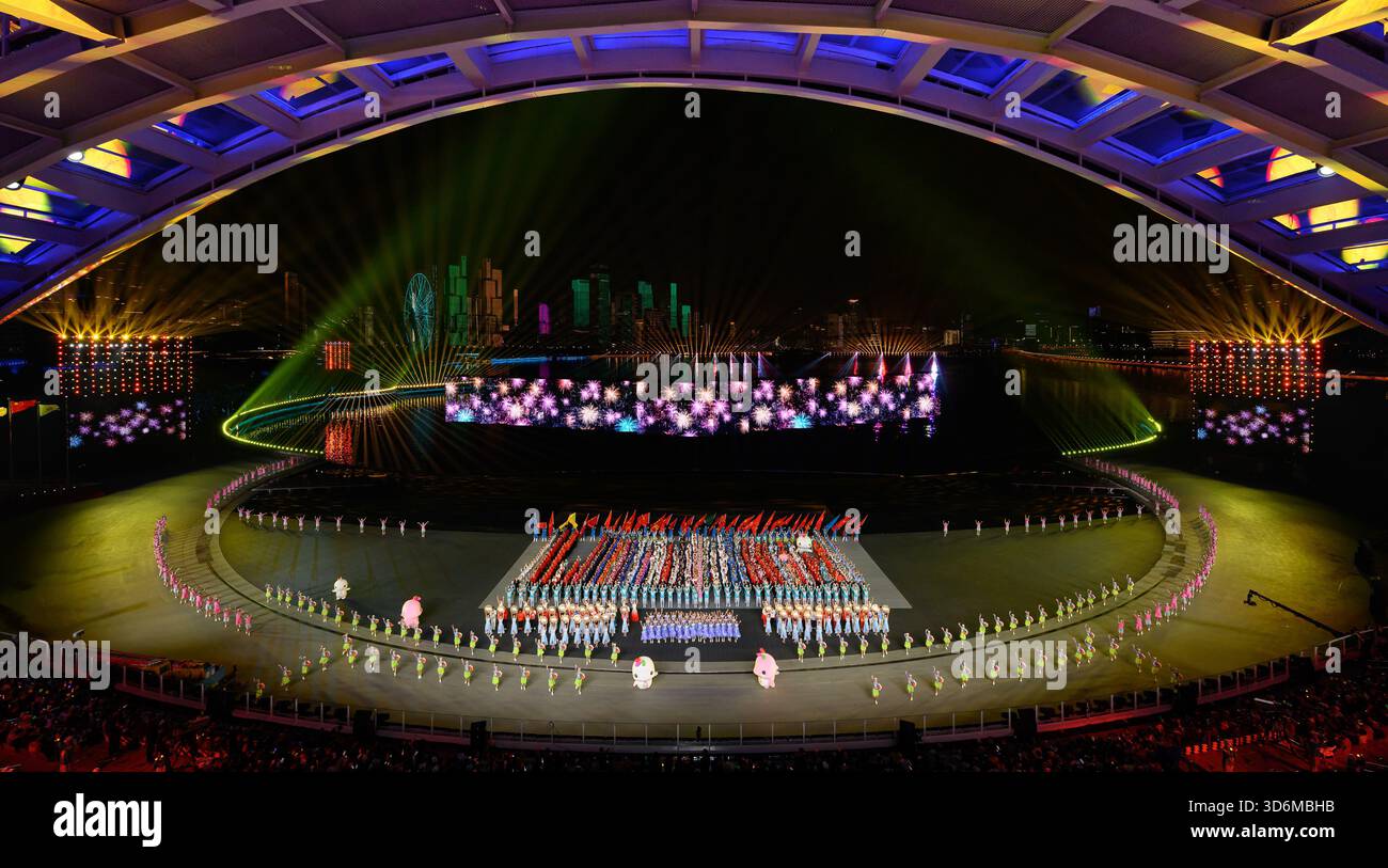 (251121) -- SHENZHEN, Nov. 21, 2025 (Xinhua) -- Photo taken on Nov. 21 ...