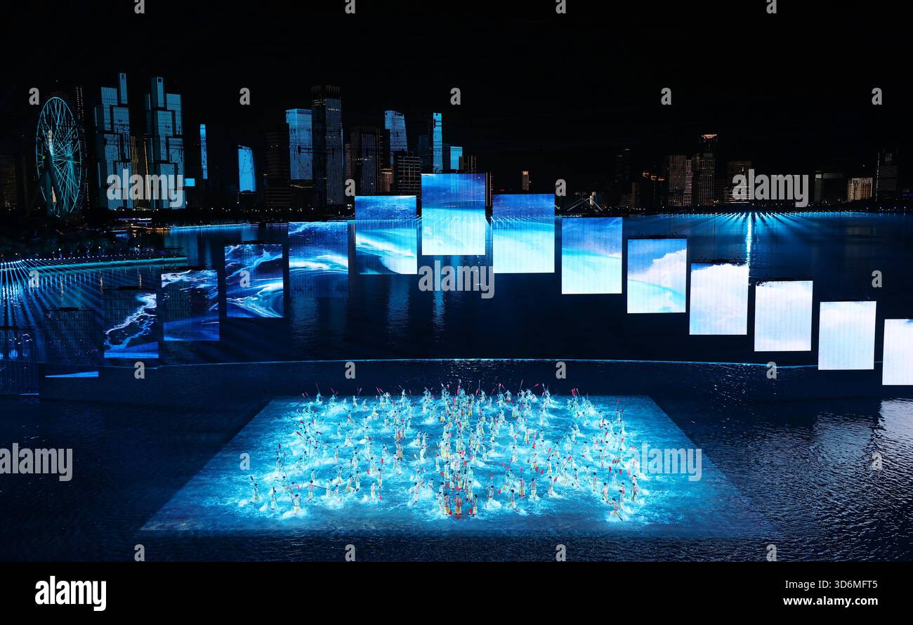 (251121) -- SHENZHEN, Nov. 21, 2025 (Xinhua) -- Artists perform during ...