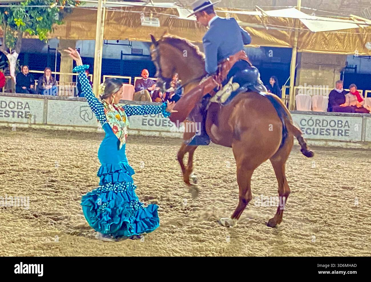 The vaqueros grey attire trajede vaquero d hi-res stock photography and ...