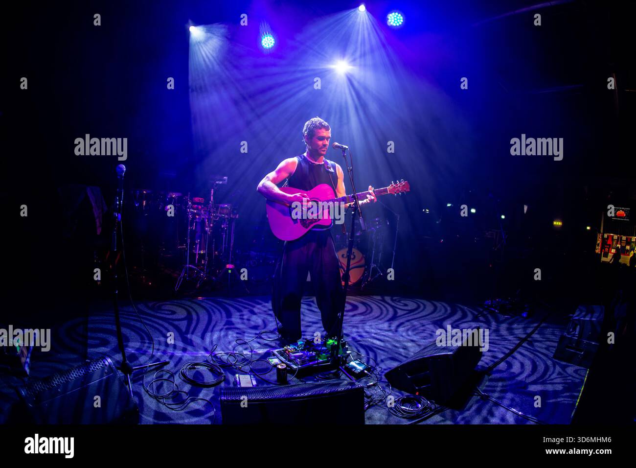 Milan, Italy. 20th Nov, 2025. The Australian singer songwriter NOAH ...