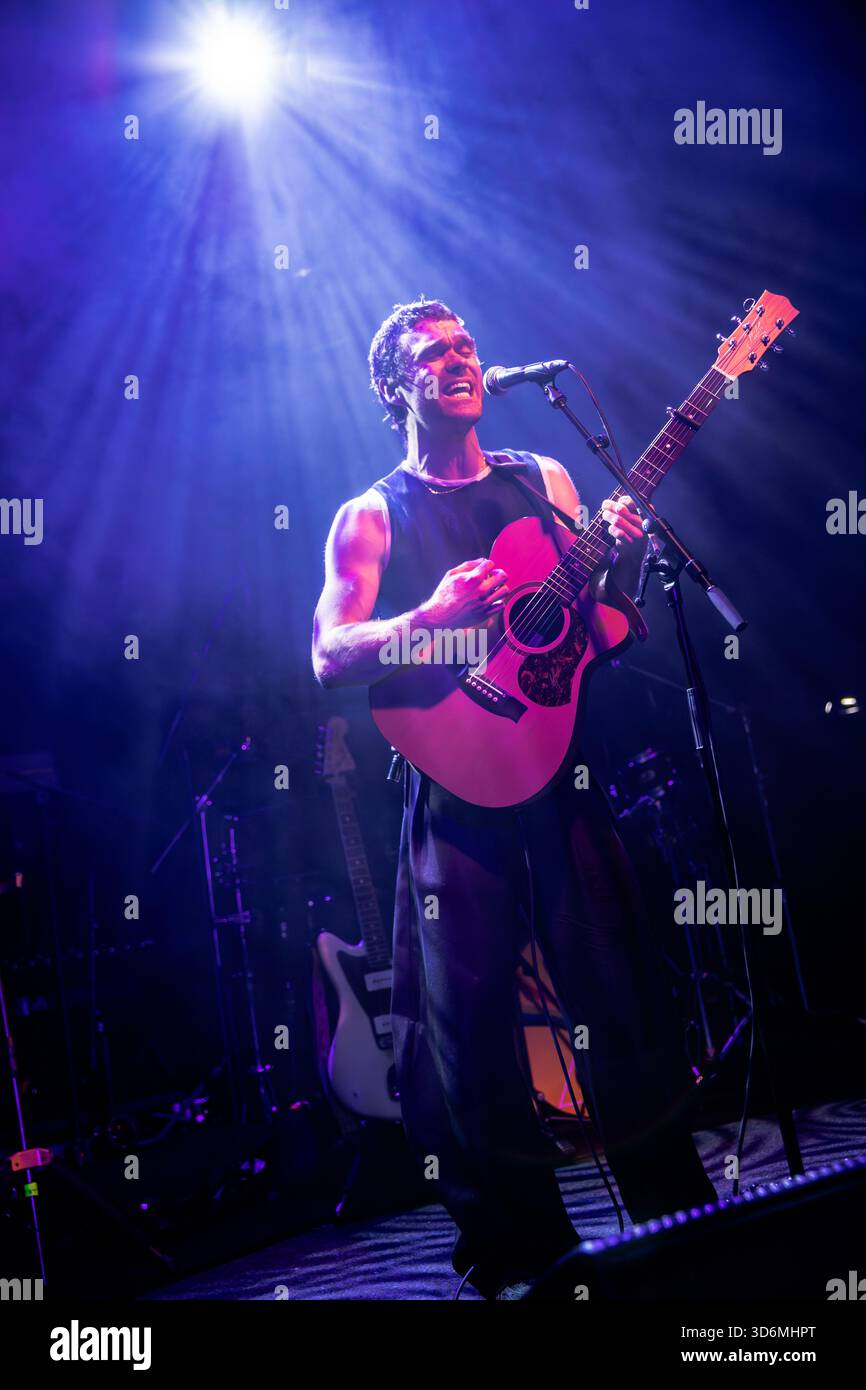 Milan Italy. 20th nov 2025. The Australian singer songwriter NOAH ...