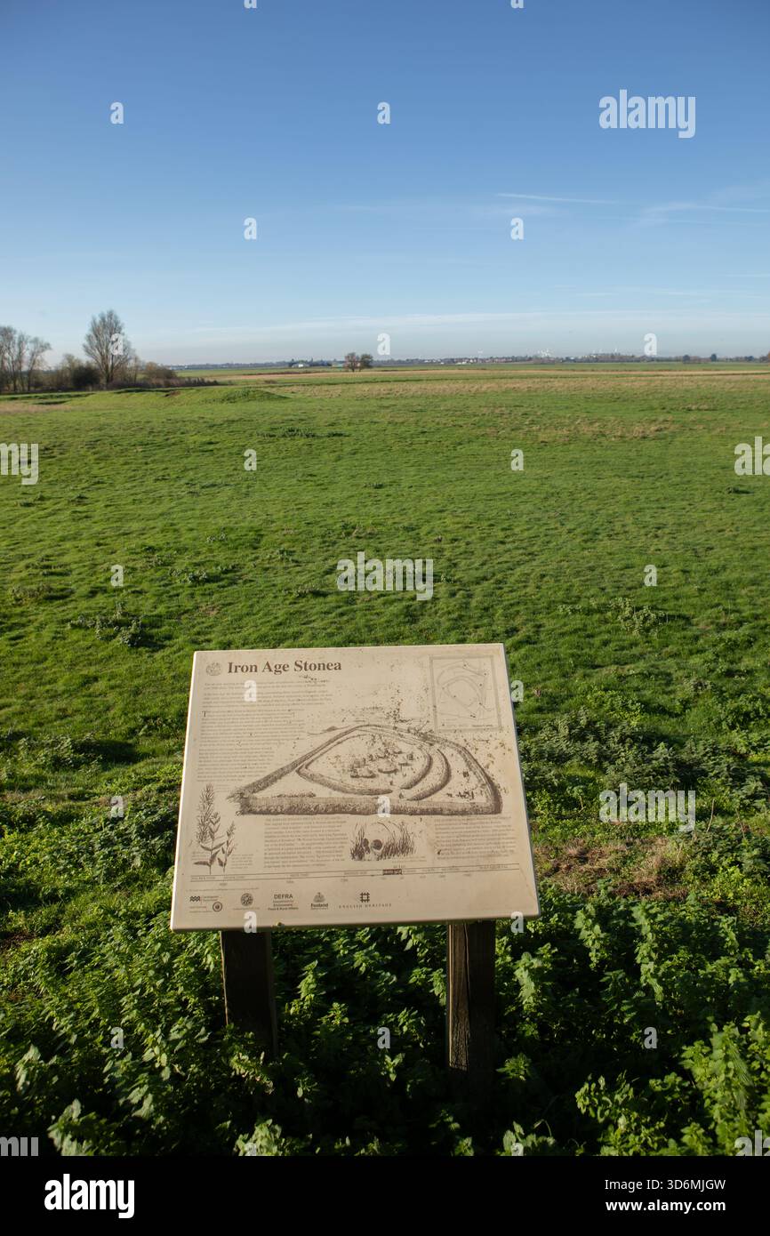Signs, Stonea Camp, Multivallate Iron Age hill fort, Cambridgeshire ...