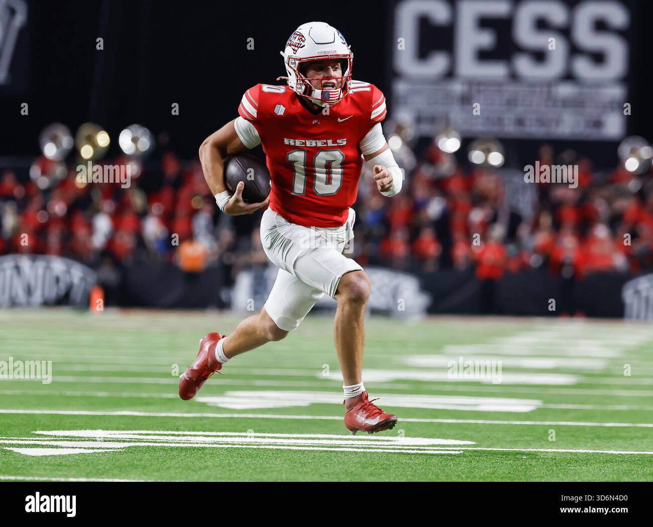 Las Vegas, NV USA: UNLV Rebels quarterback Anthony Colandrea (10) runs ...