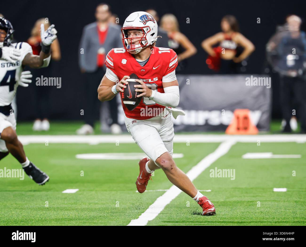 Las Vegas, NV USA: UNLV Rebels quarterback Anthony Colandrea (10 ...