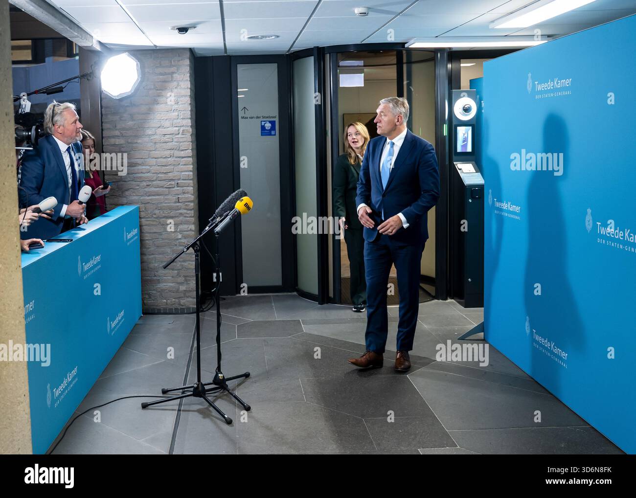 THE HAGUE – Informateur Sybrand van Haersma Buma (CDA) is leaving after ...
