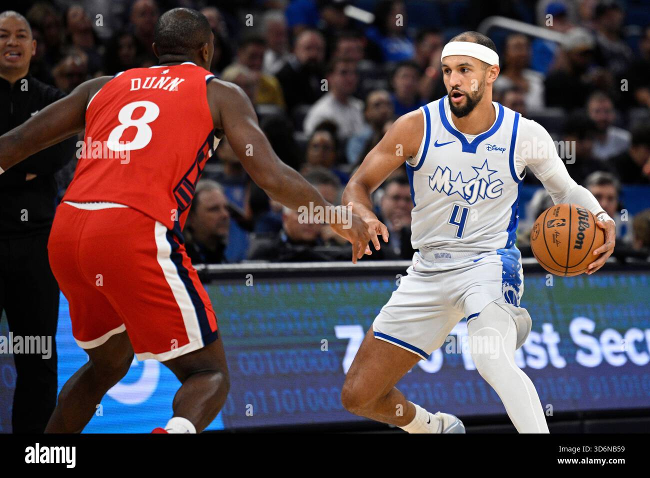 Orlando Magic guard Jalen Suggs (4) drives against Los Angeles Clippers ...