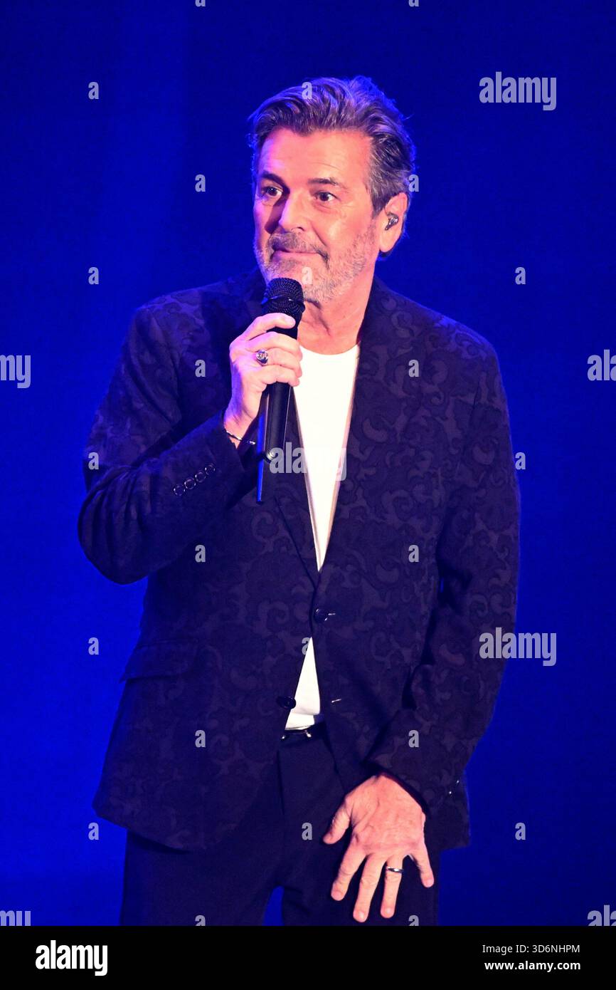 Thomas Anders with band live at the Christmas Sessions at the Congress ...