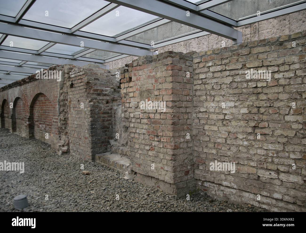 Ss 1945 berlin hi-res stock photography and images - Alamy