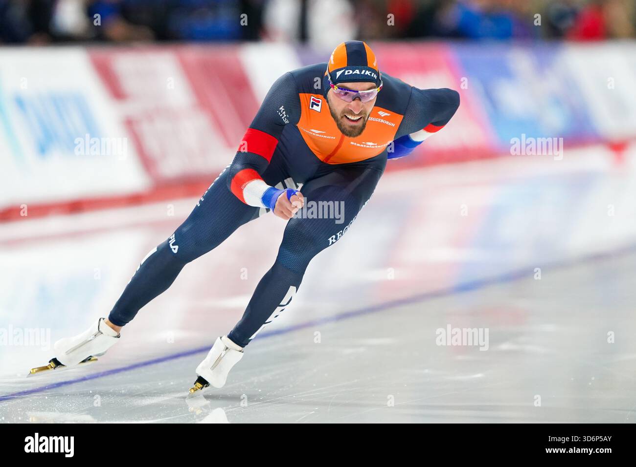 CALGARY, CANADA - NOVEMBER 21: Kjeld Nuis of Netherlands during the ISU ...