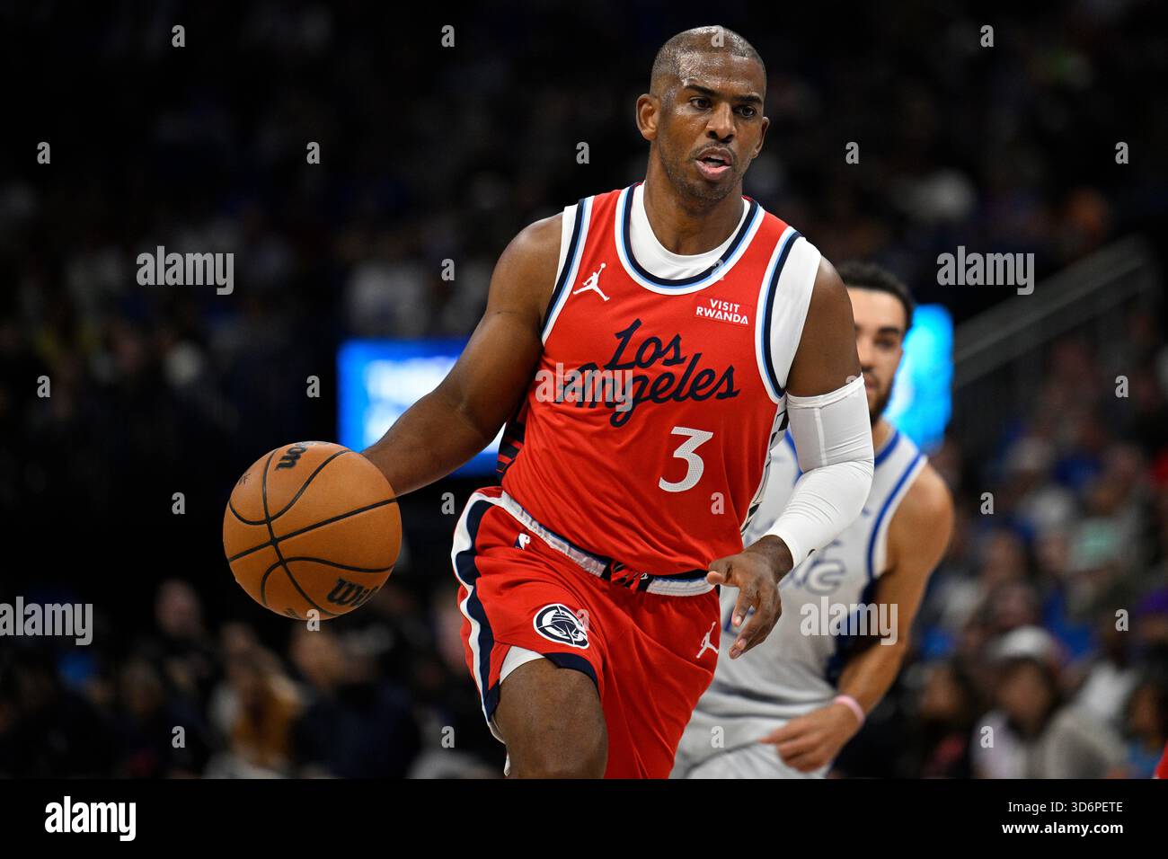 Los Angeles Clippers guard Chris Paul (3) drives to the basket during ...