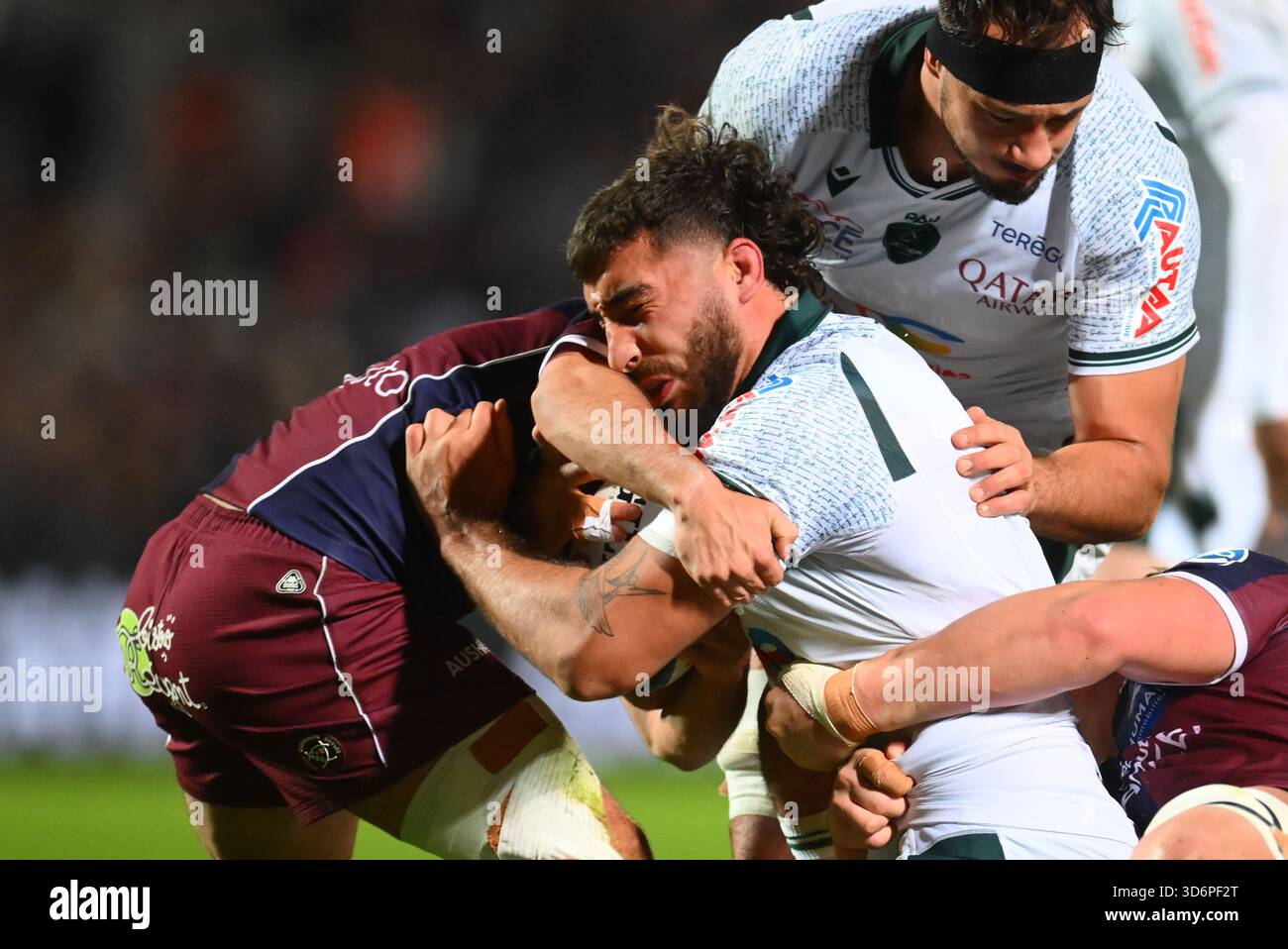 Sacha Zegueur of Section Paloise during TOP 14 match between Bordeaux ...
