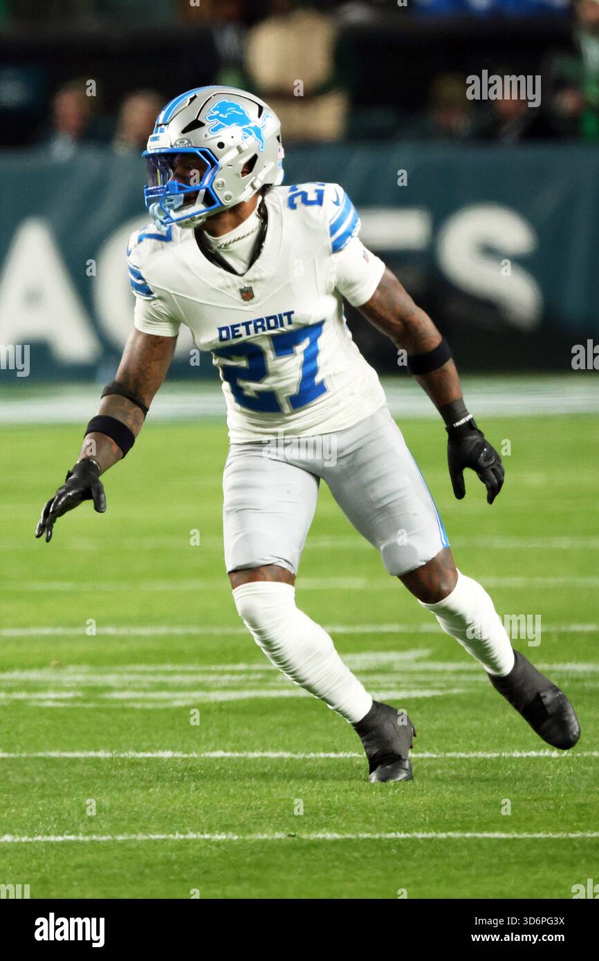 Detroit Lions cornerback Arthur Maulet (27) drops back into coverage ...