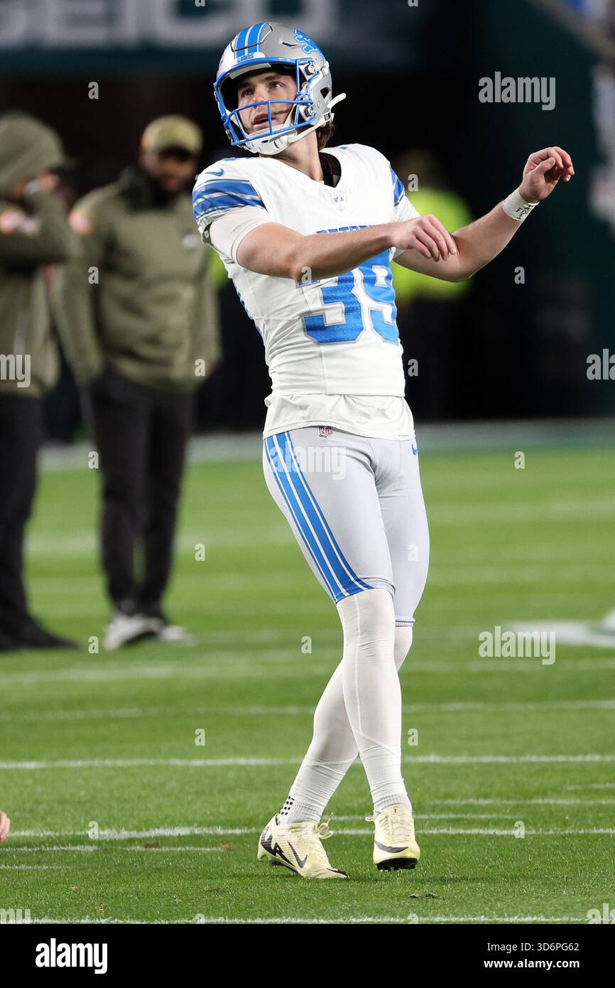 Detroit Lions kicker Jake Bates (39) kicks the ball before an NFL ...