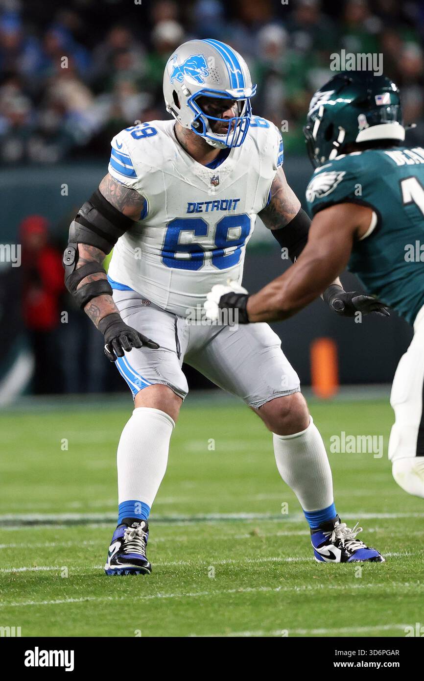 Detroit Lions offensive tackle Taylor Decker (68) blocks during an NFL ...