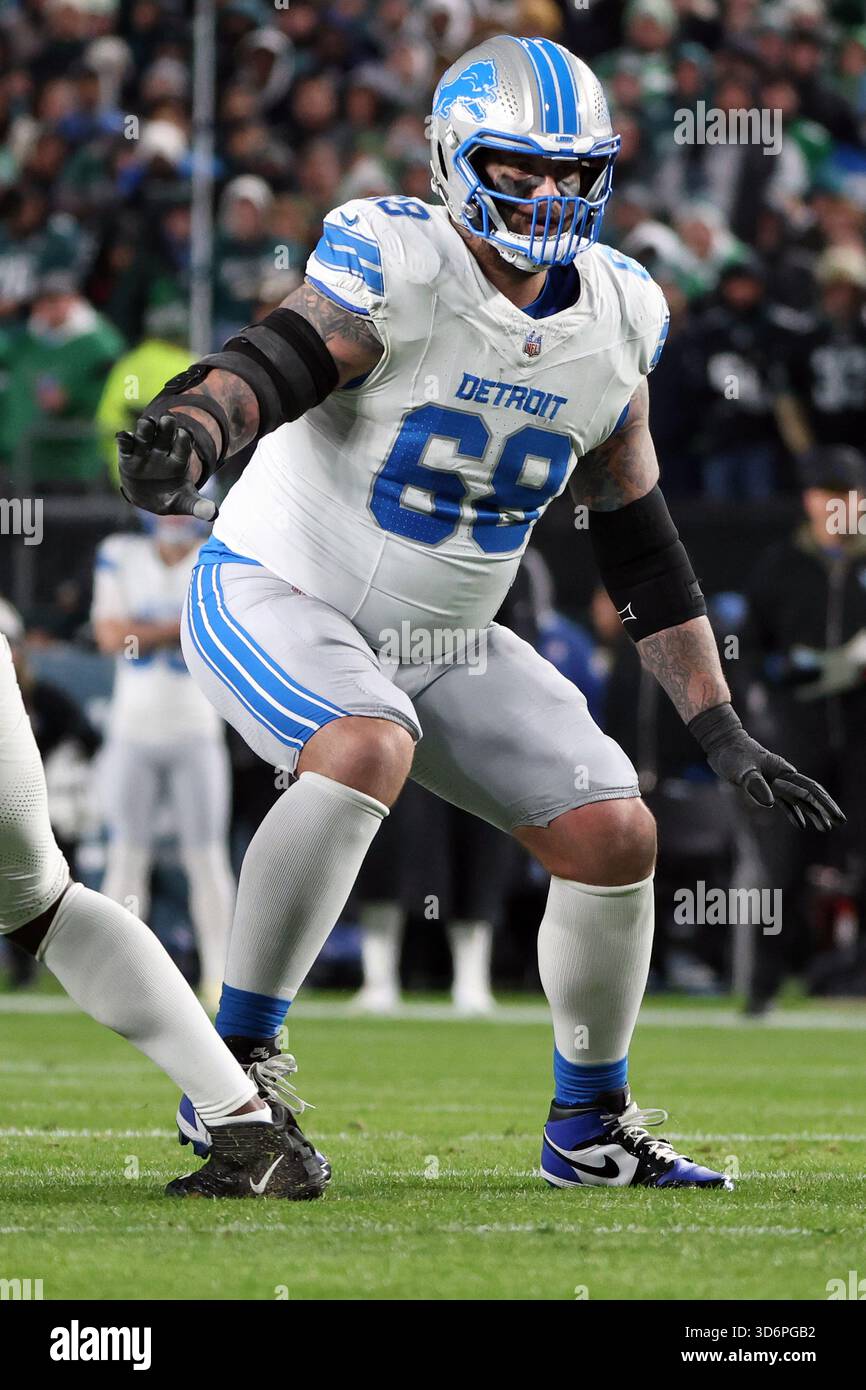 Detroit Lions offensive tackle Taylor Decker (68) blocks during an NFL ...