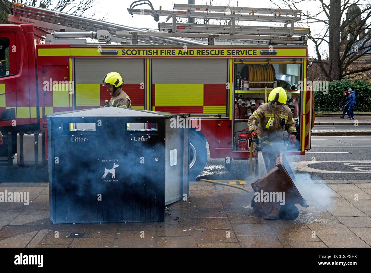 Fire engine scotland hi-res stock photography and images - Alamy