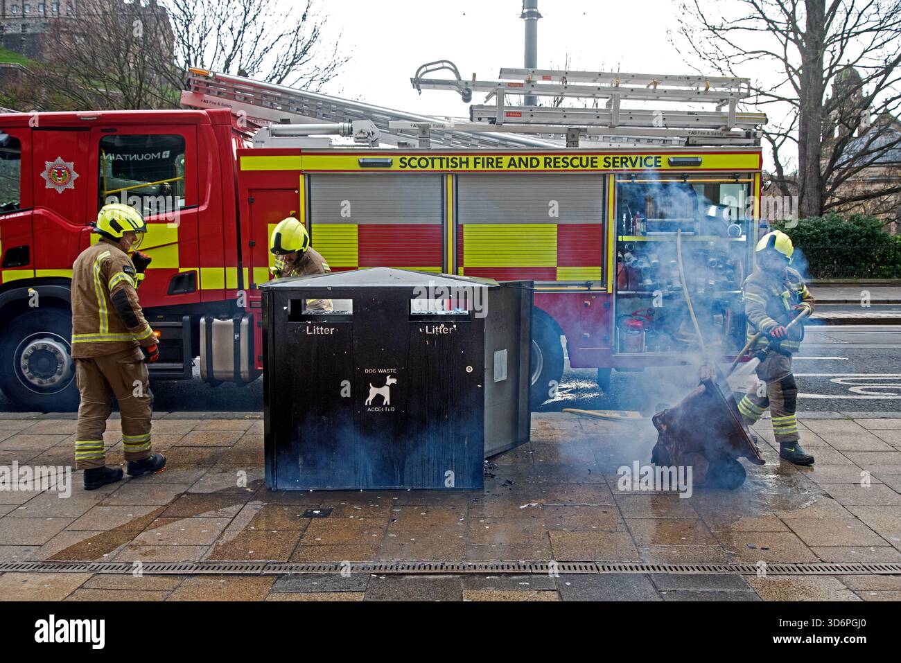Fire engine scotland hi-res stock photography and images - Alamy