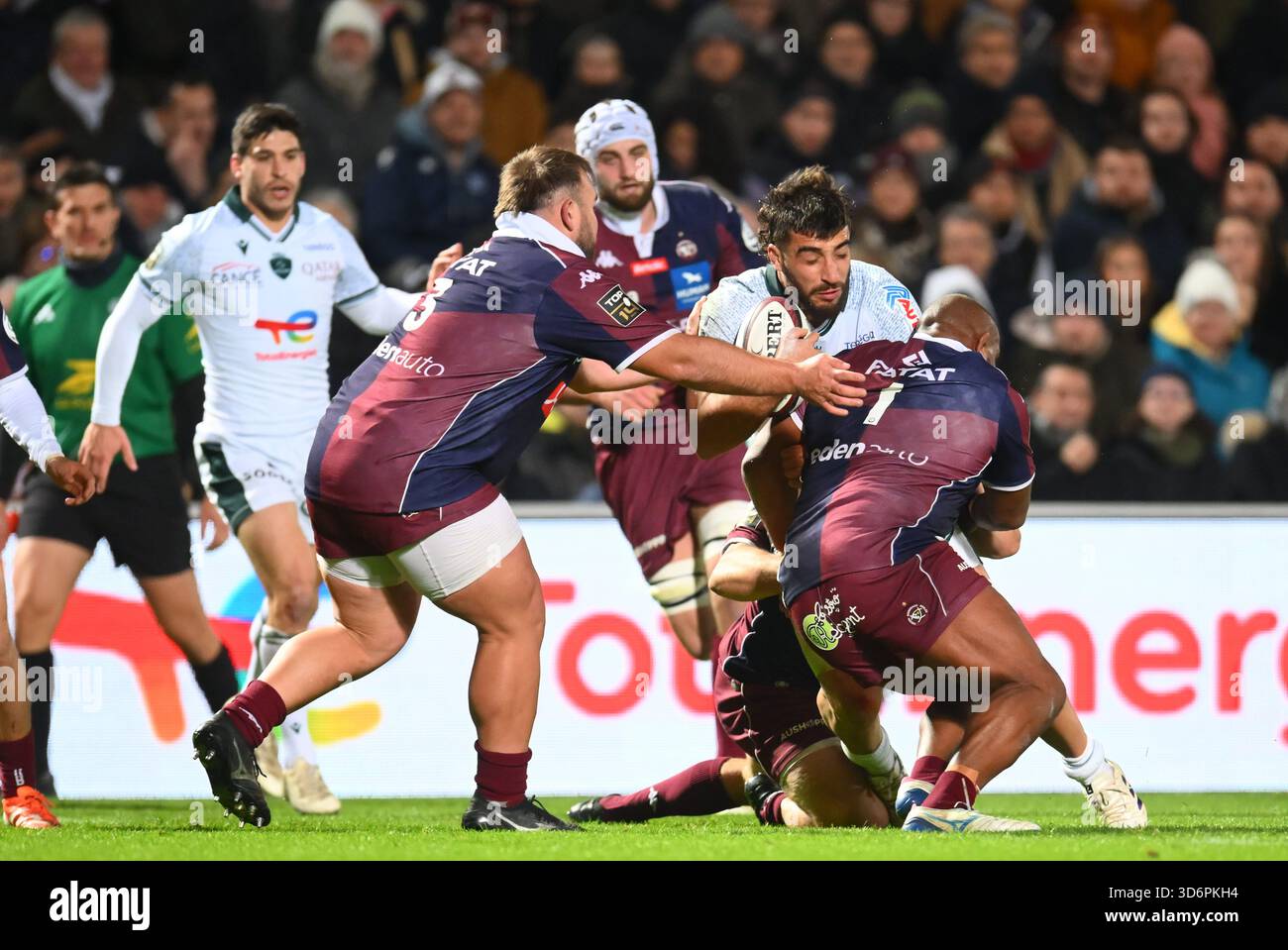 Sacha Zegueur of Section Paloise during TOP 14 match between Bordeaux ...