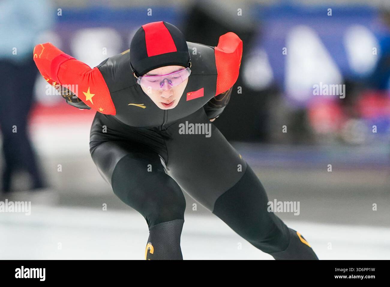 CALGARY, CANADA - NOVEMBER 21: Yu Wu of China during the ISU World Cup ...