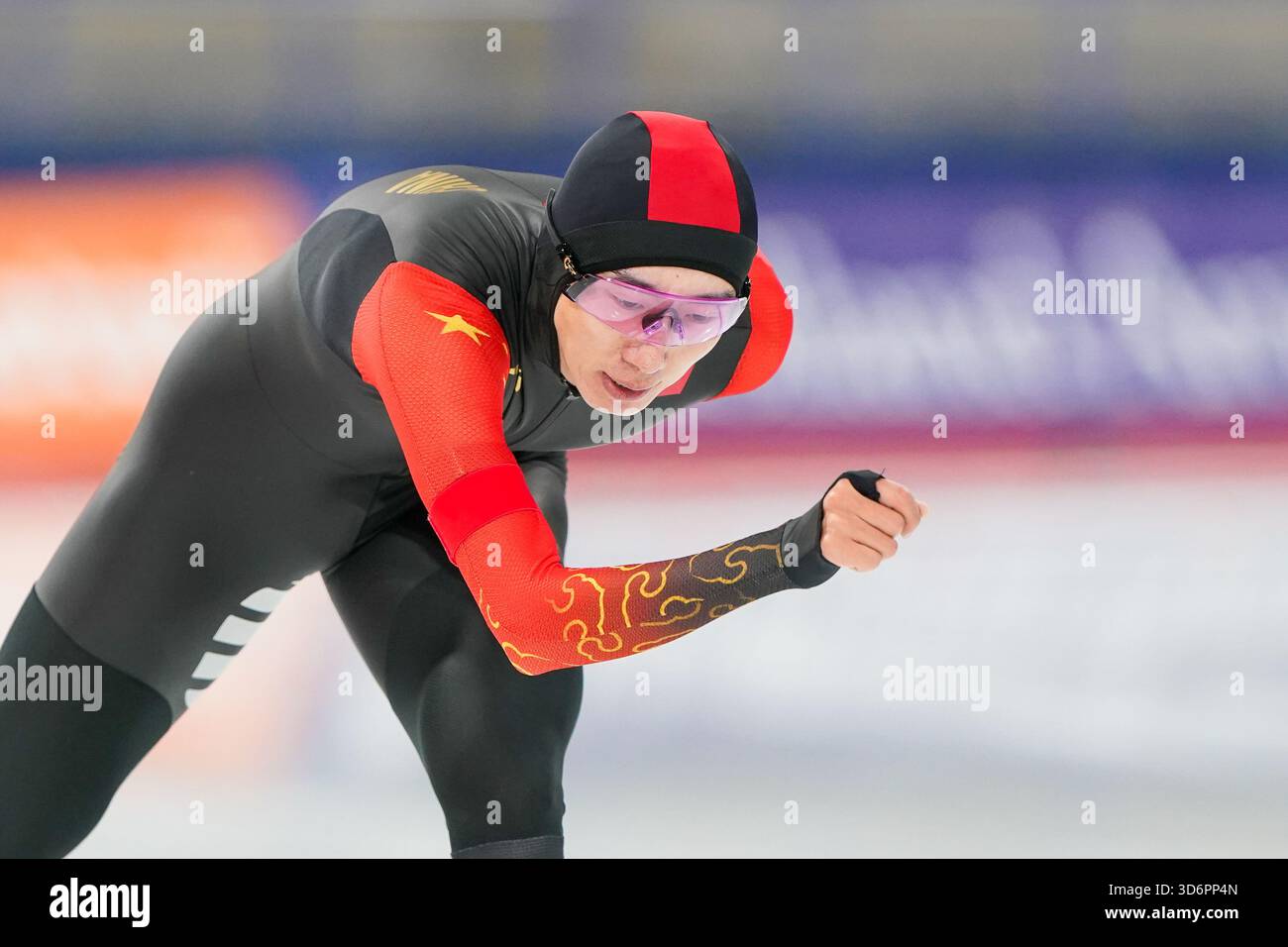 CALGARY, CANADA - NOVEMBER 21: Yu Wu of China during the ISU World Cup ...