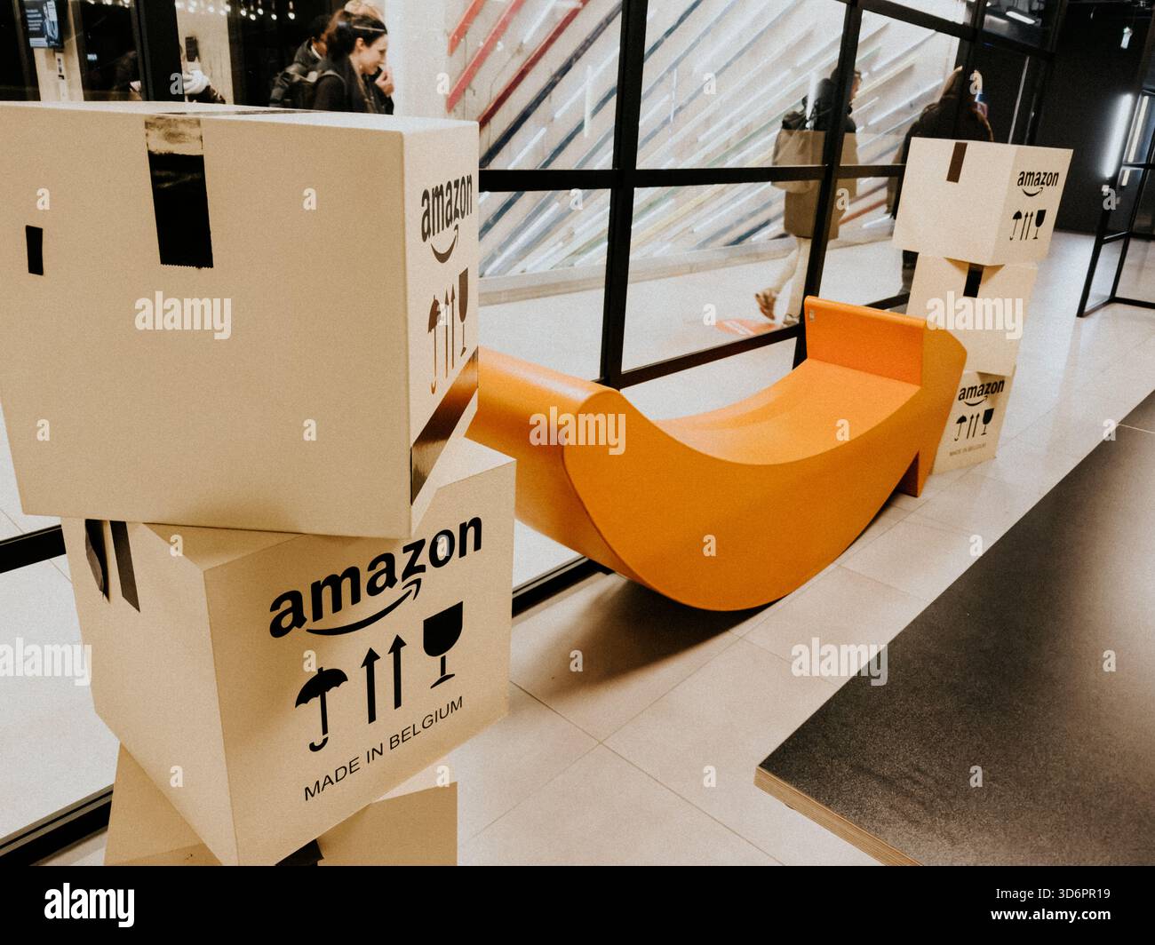 Amazon prepares for Black Friday week with themed packaging-box ...