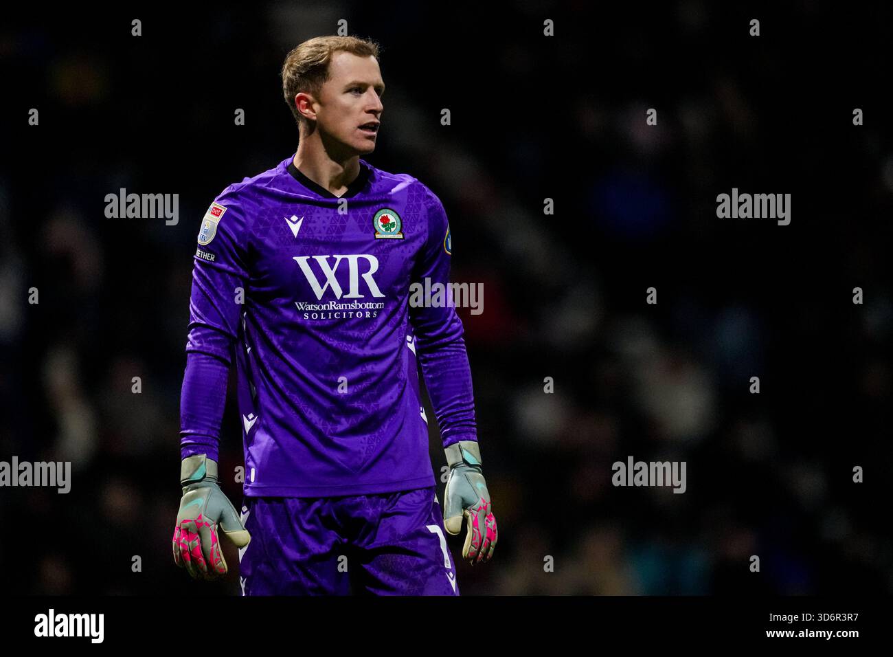 PRESTON, ENGLAND - NOVEMBER 21: Blackburn Rovers goalkeeper Aynsley ...