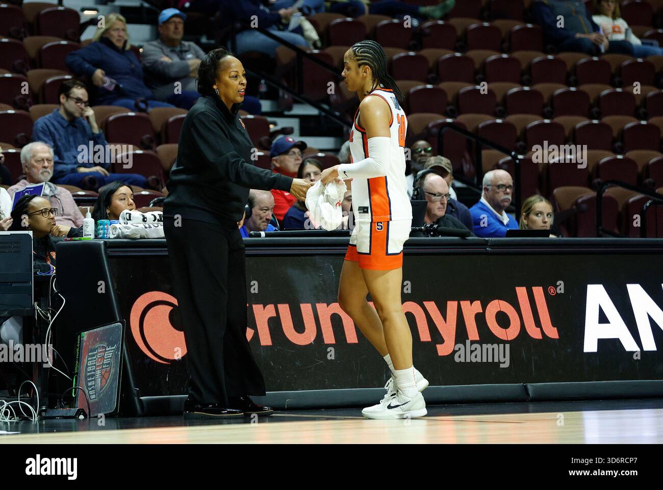 UNCASVILLE, CT - NOVEMBER 21: Felisha Legette-Jack of the Syracuse ...