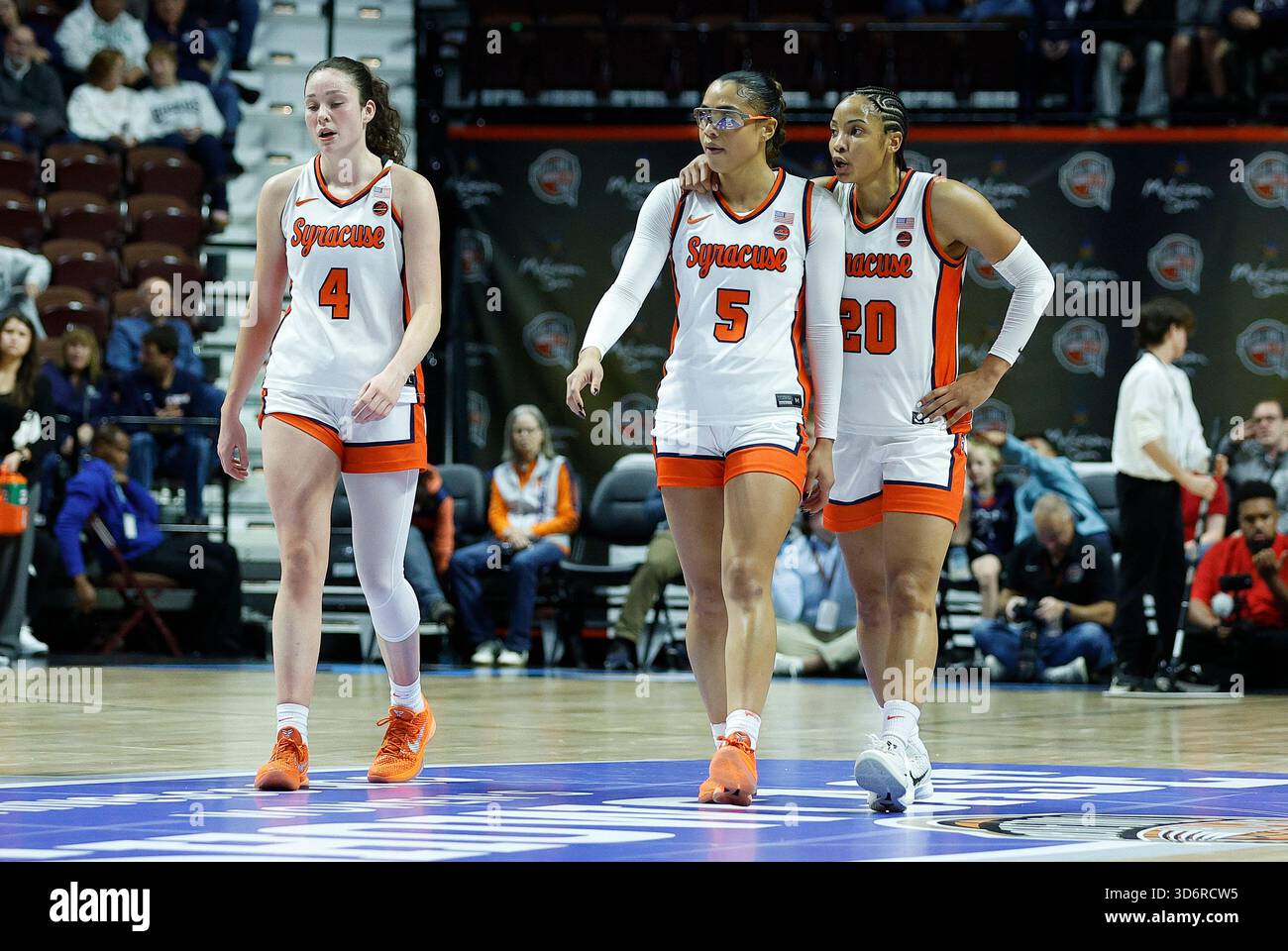 UNCASVILLE, CT - NOVEMBER 21: Sophie Burrows #4 of the Syracuse Orange ...